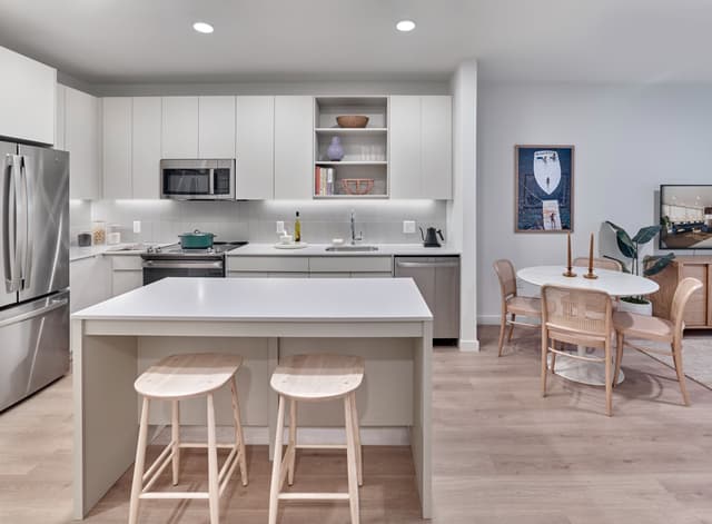 Le Leo | Jersey City Luxury Rentals | Studio, 1 & 2 Bedroom